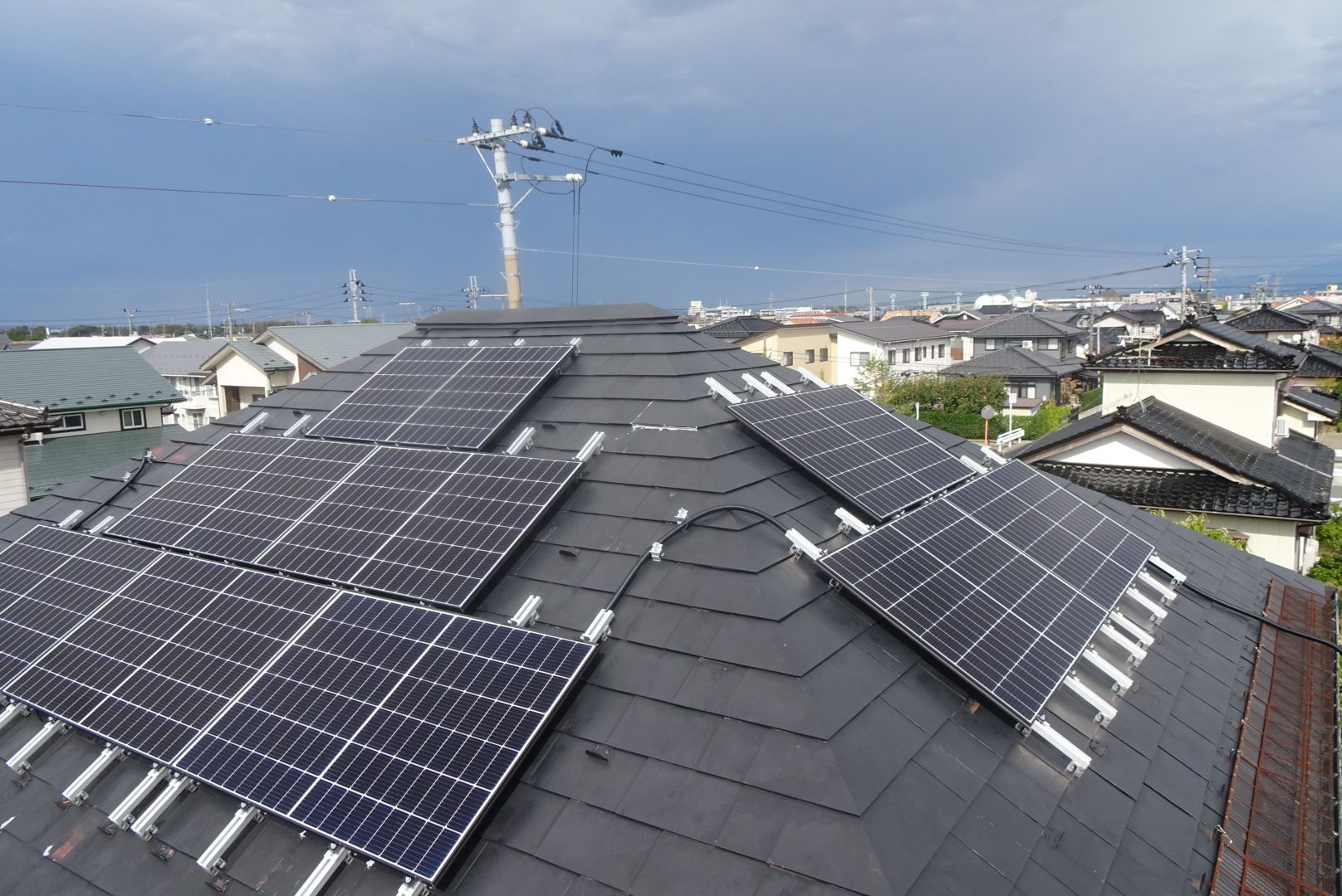 庄内町H様邸 カナディアンソーラー4.9kW+ニチコンT3蓄電池7.4kWh+V2H | 荘内電気設備株式会社